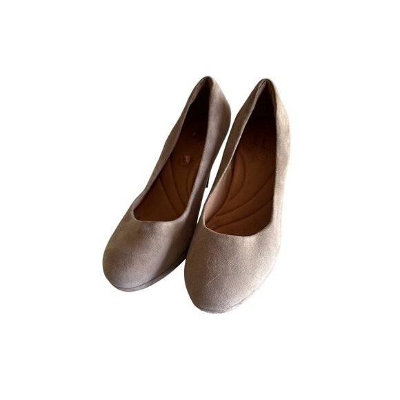 Clarks | Shoes | Clarks Beige Suede Platform Pump Womans Size 2 | Poshmark